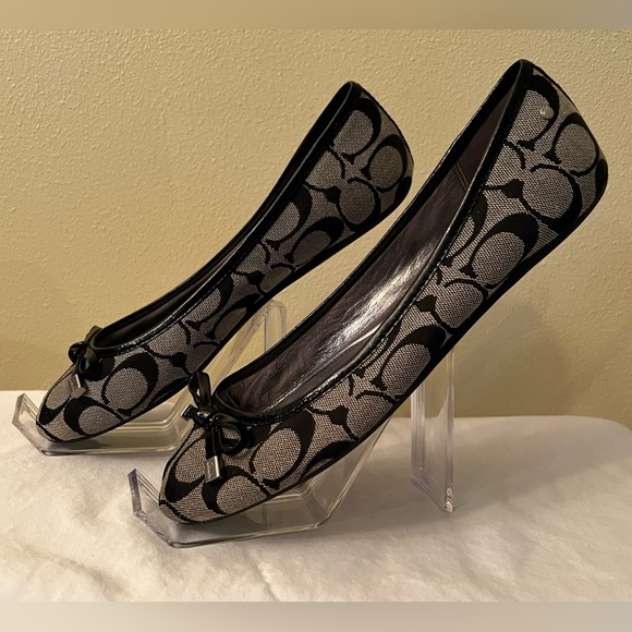 Coach | Shoes | Coach Lara Flats Signature Tan Canvas Black Leather Rim ...